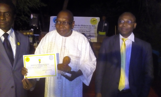 Pr Abdel Kader Traoré : Un médecin tout-terrain - Actualités au Mali en ...